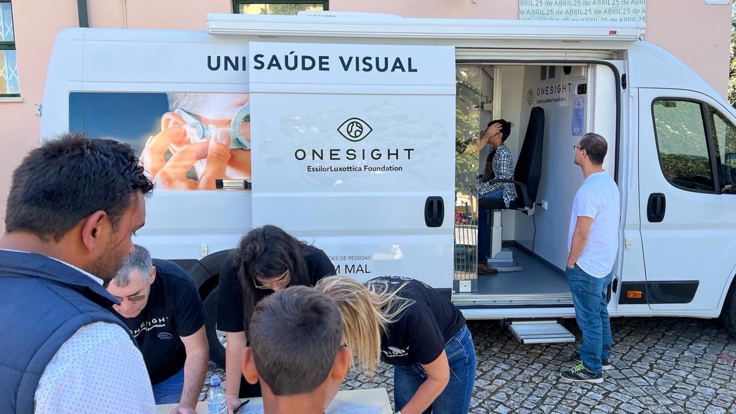 OneSight EssilorLuxottica Foundation realiza ação em Portimão | ÓpticaPro